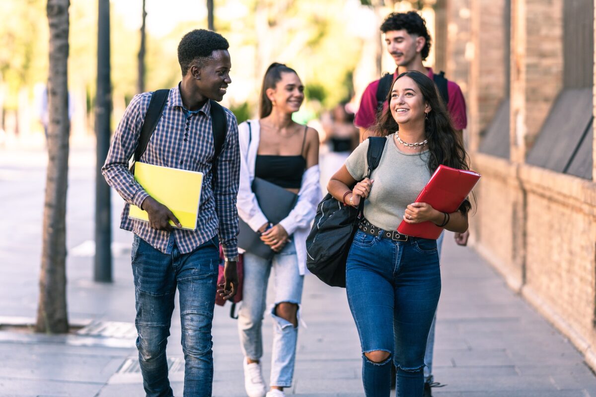 What Are the Benefits of Attending a Four-Year College? – Degree Online ...